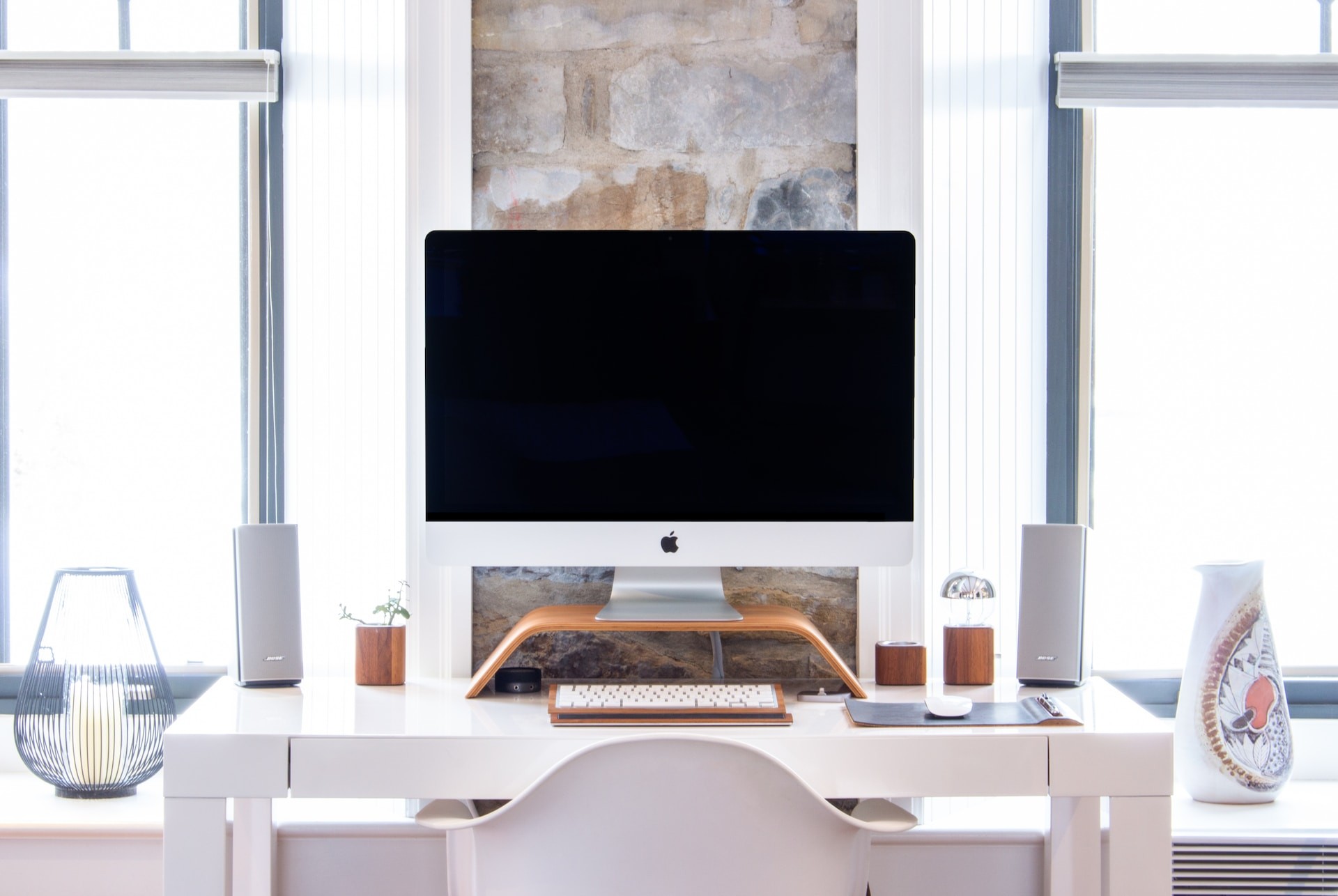 The Benefits of a Desk Around a Window • Xpert Home Tips